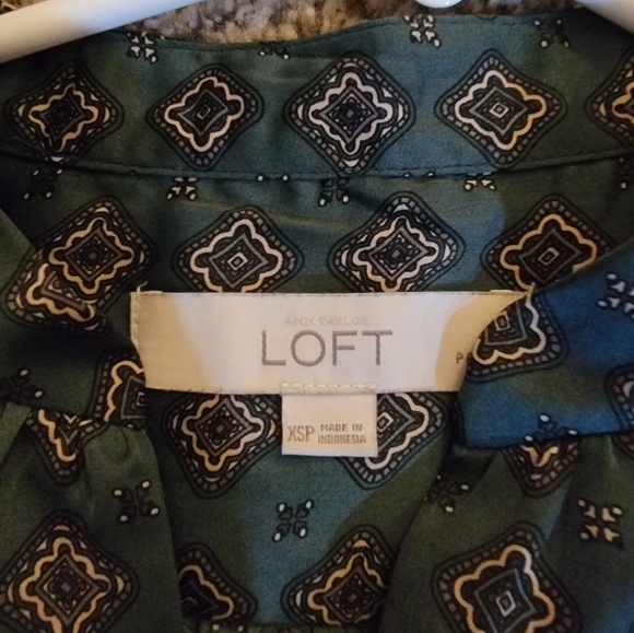 LOFT | Tops | Loft Top | Poshmark